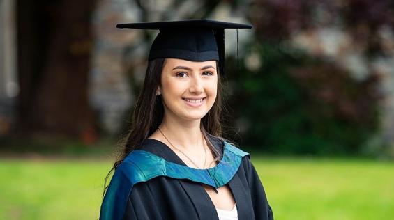 **NEWYDDION** Ffion Hann-Jones yw enillydd Gwobr Goffa Norah Isaac 2022